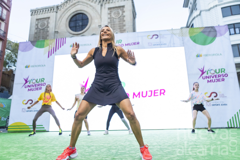 Jessica Expósito pone a bailar zumba a Guadalajara en el arranque del ...